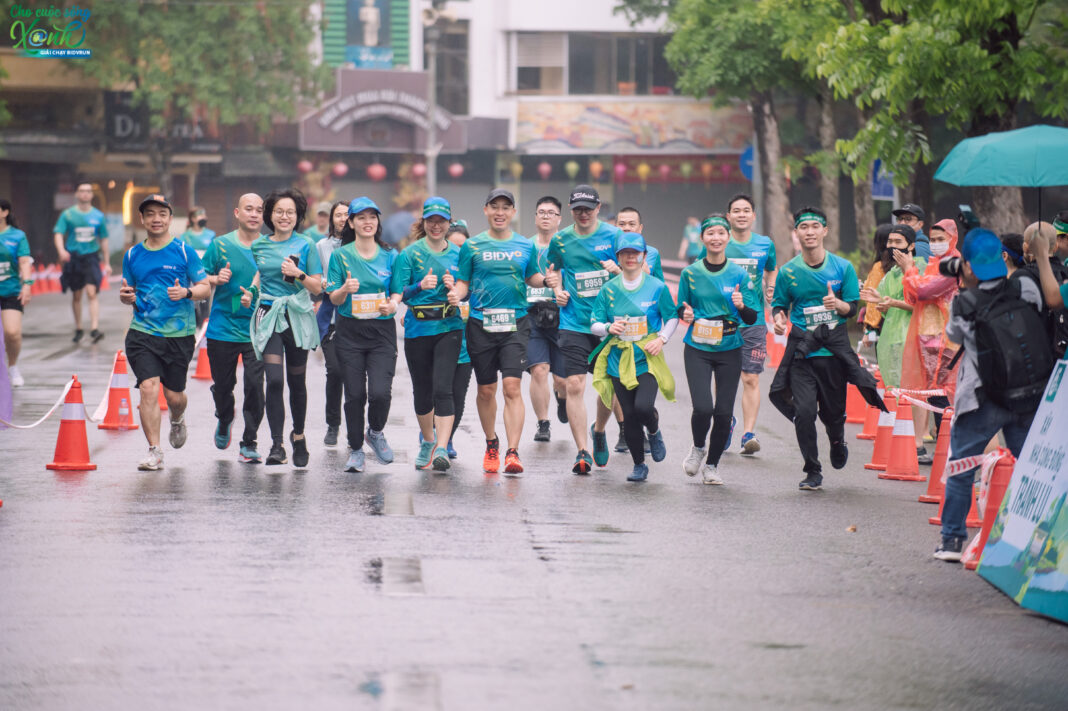 Những nhân viên ngân hàng “chạy nhanh chóng mặt” ở BIDV RUN - Cho cuộc ...